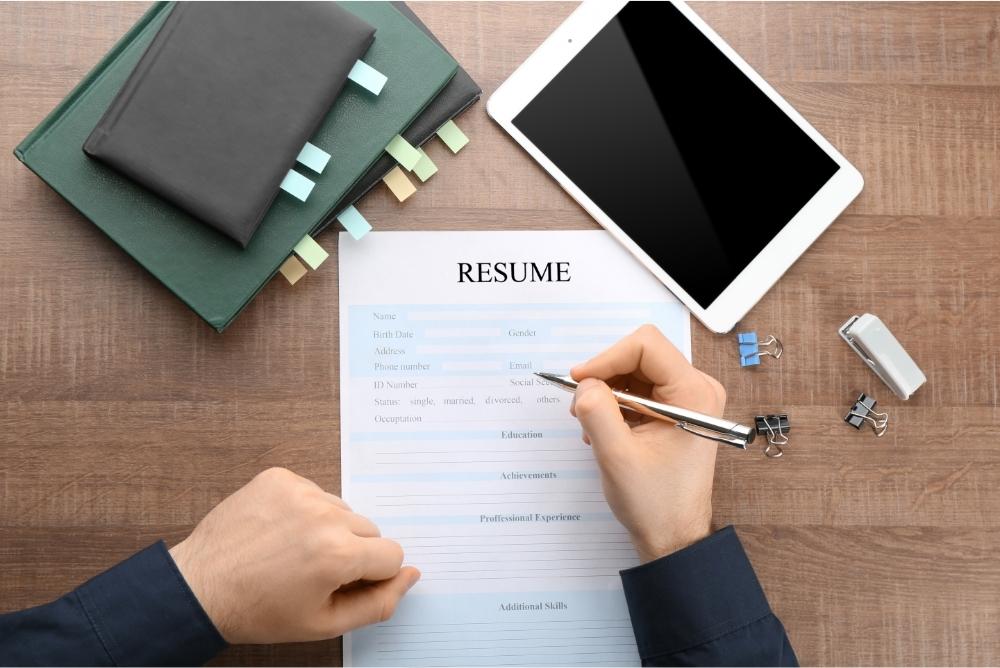 Peut-on faire du service de rédaction de CV un business à temps plein